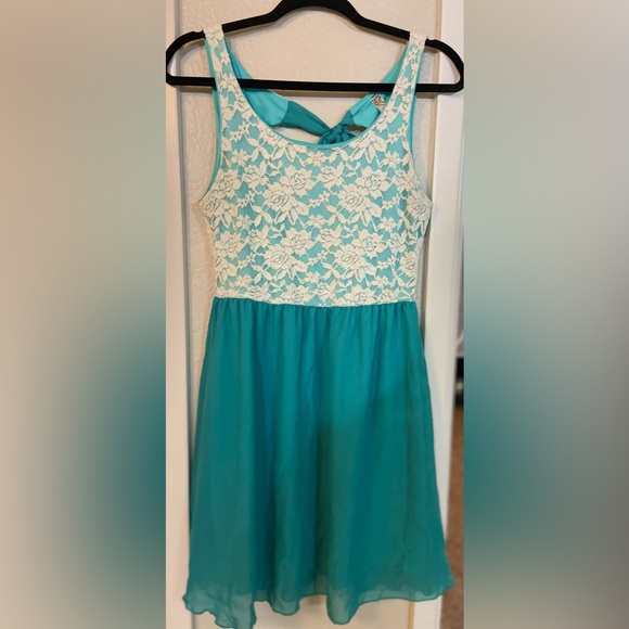 Bella D. | Dresses | Bella D Size Large Teal Lace Chest With Large Open ...